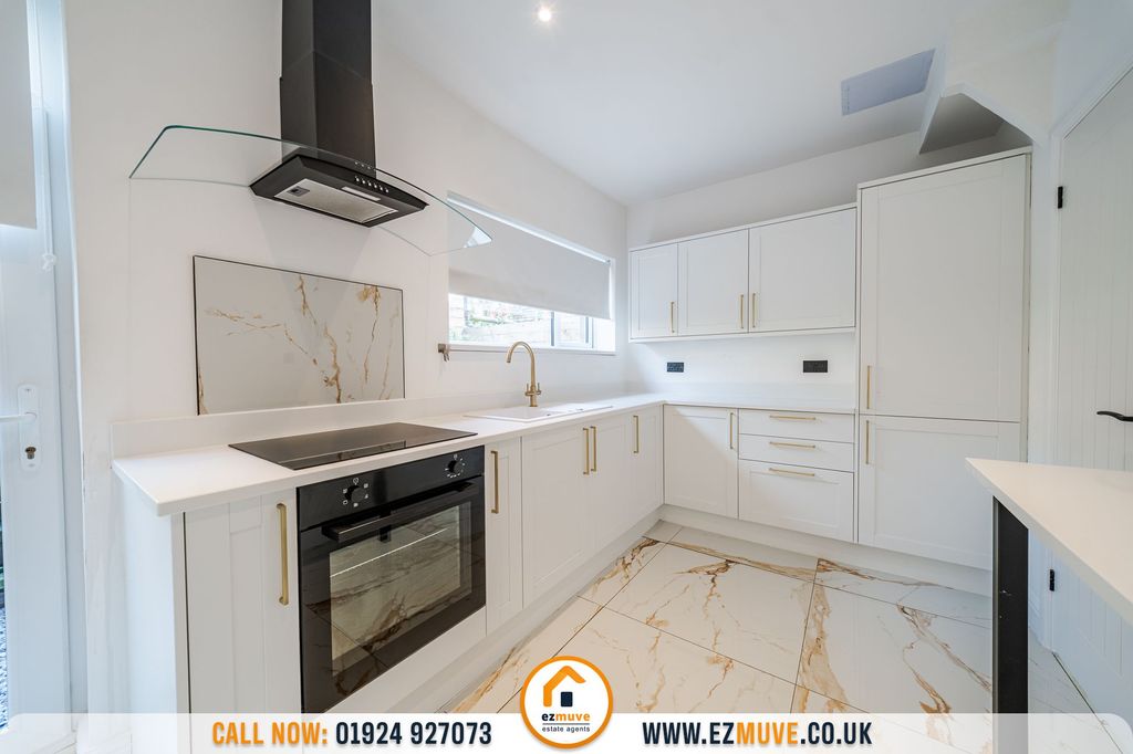 Scale Hill, Huddersfield HD2, 3 bed detached house for sale, £200,000 ...