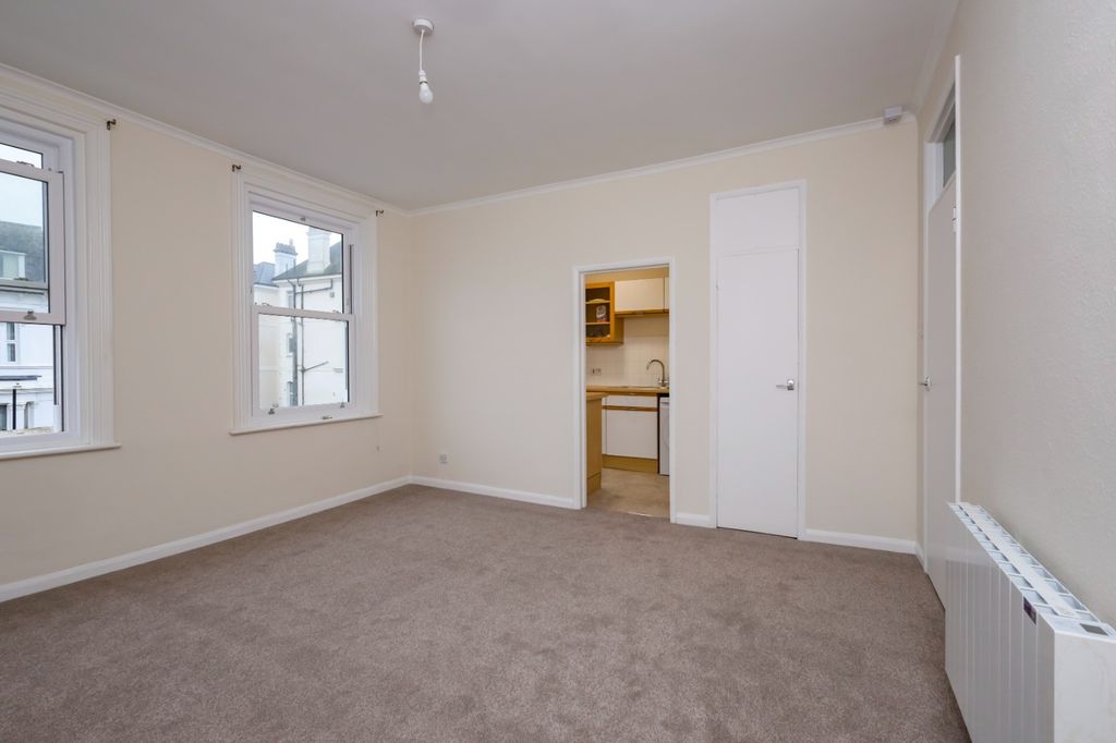 Spencer Road, Eastbourne BN21, 1 bed flat for sale, £160,000 ...