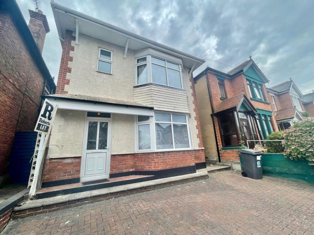 Warren Crescent, Southampton SO16, 4 bed semi-detached house to rent, £ ...