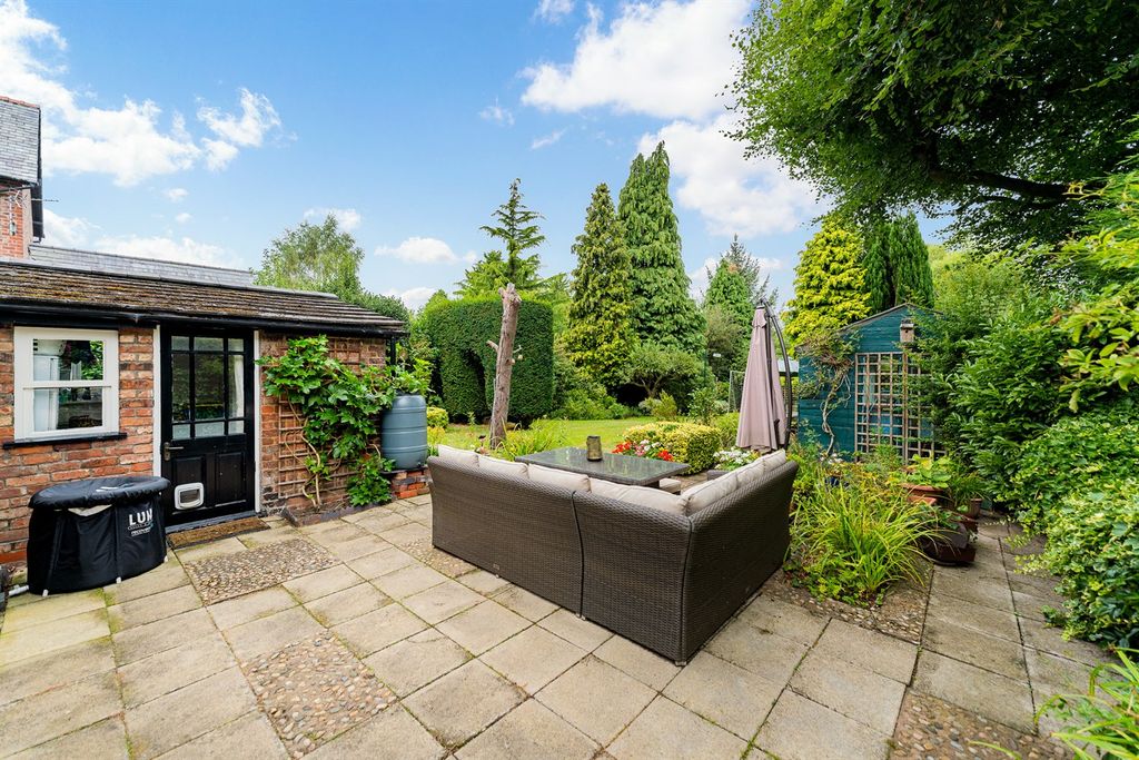 Whitbarrow Road, Lymm WA13, 7 bed semi-detached house for sale ...