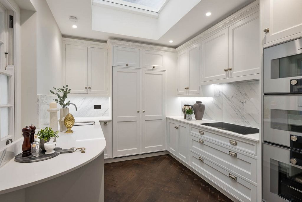 Charles Street, London W1J, 3 bed flat to rent, £32,500 pcm | PrimeLocation