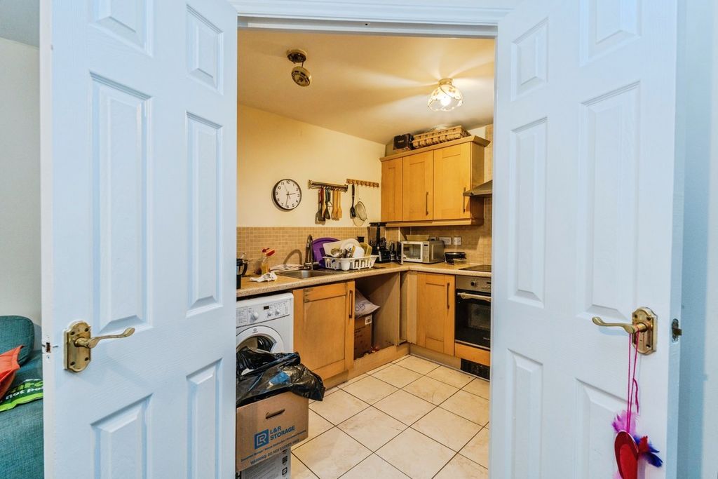 Actonville Avenue, Wythenshawe, Manchester M22, 2 bed flat for sale, £ ...