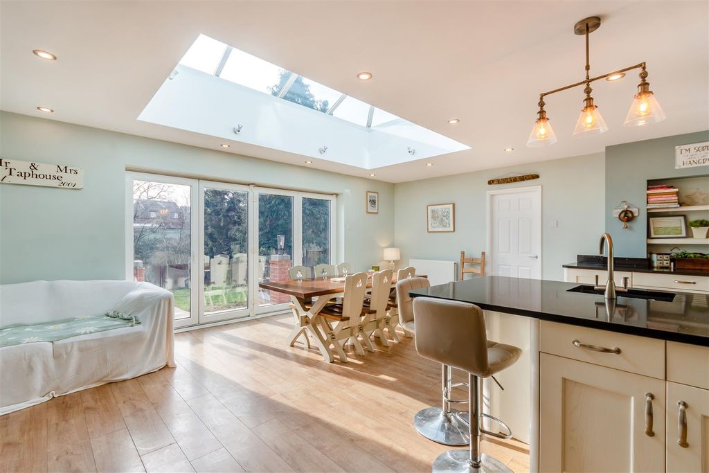 Chatsworth Close, Mansfield NG18, 4 bed detached house for sale, £ ...