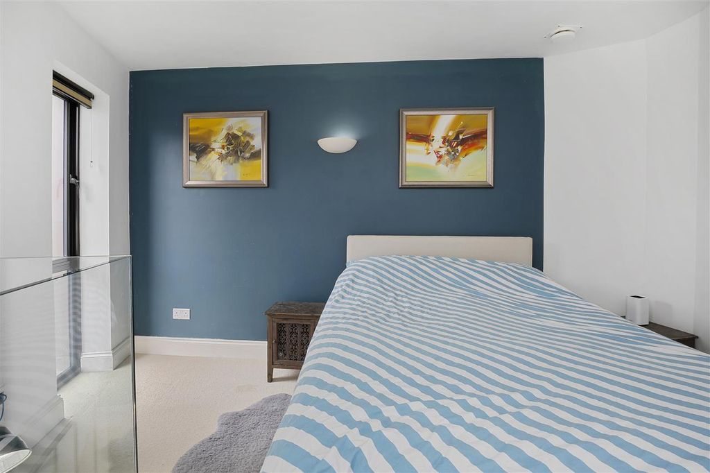 Carleton Road, London N7, 2 bed flat for sale, £900,000 | PrimeLocation