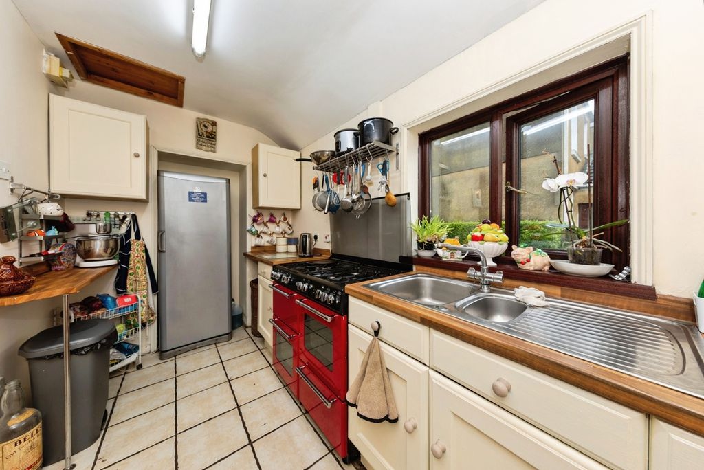 Bryncaerau, Trimsaran, Kidwelly, Carmarthenshire SA17, 3 bed detached ...