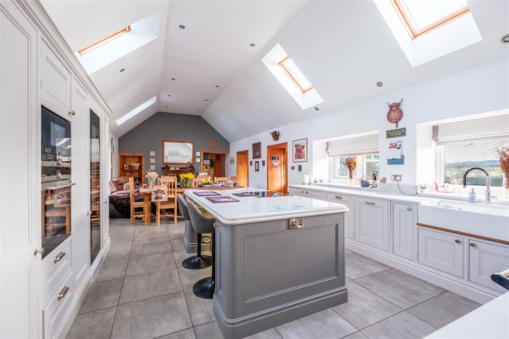 Crofthead Farm, Strathaven ML10, 4 bed detached house for sale, £ ...