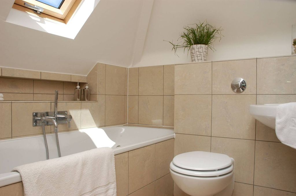 Lodge Lane, Finchley, London N12, 1 bed flat for sale, £300,000 ...