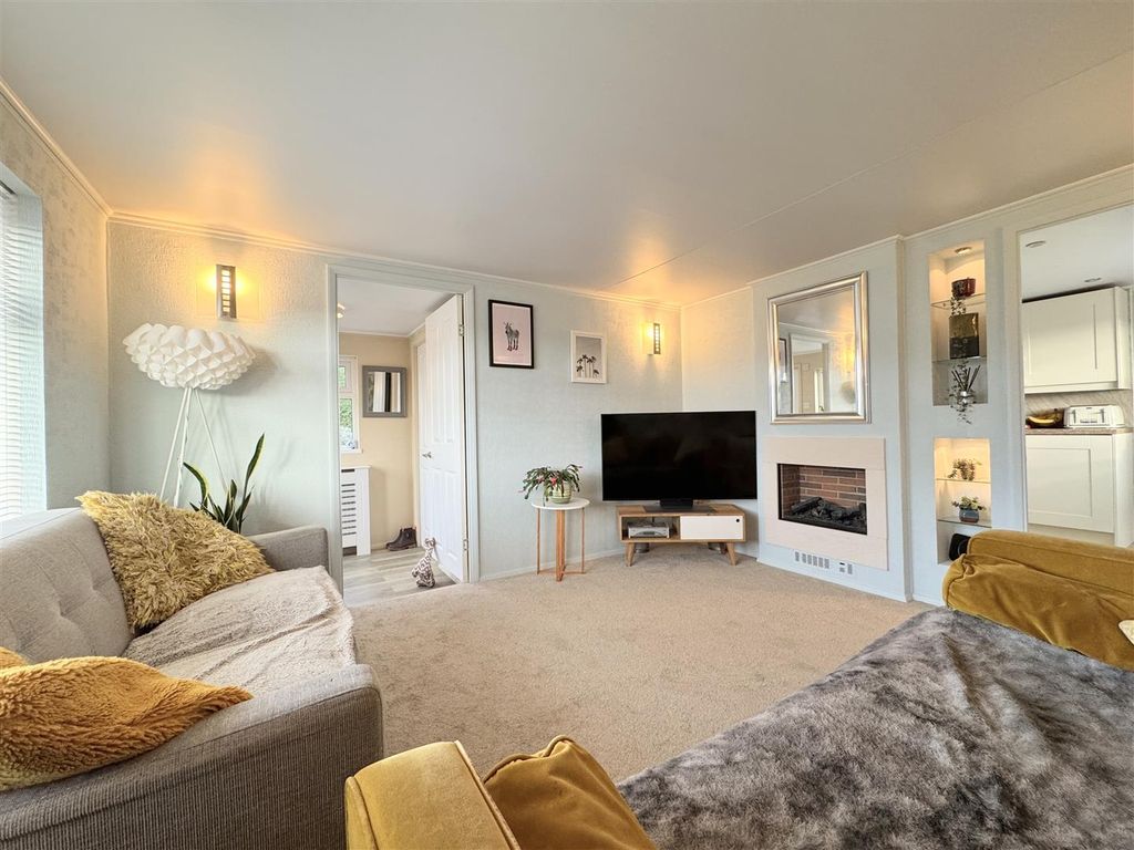 Tregunnel Park, Newquay TR7, 2 bed mobile/park home for sale, £210,000 ...