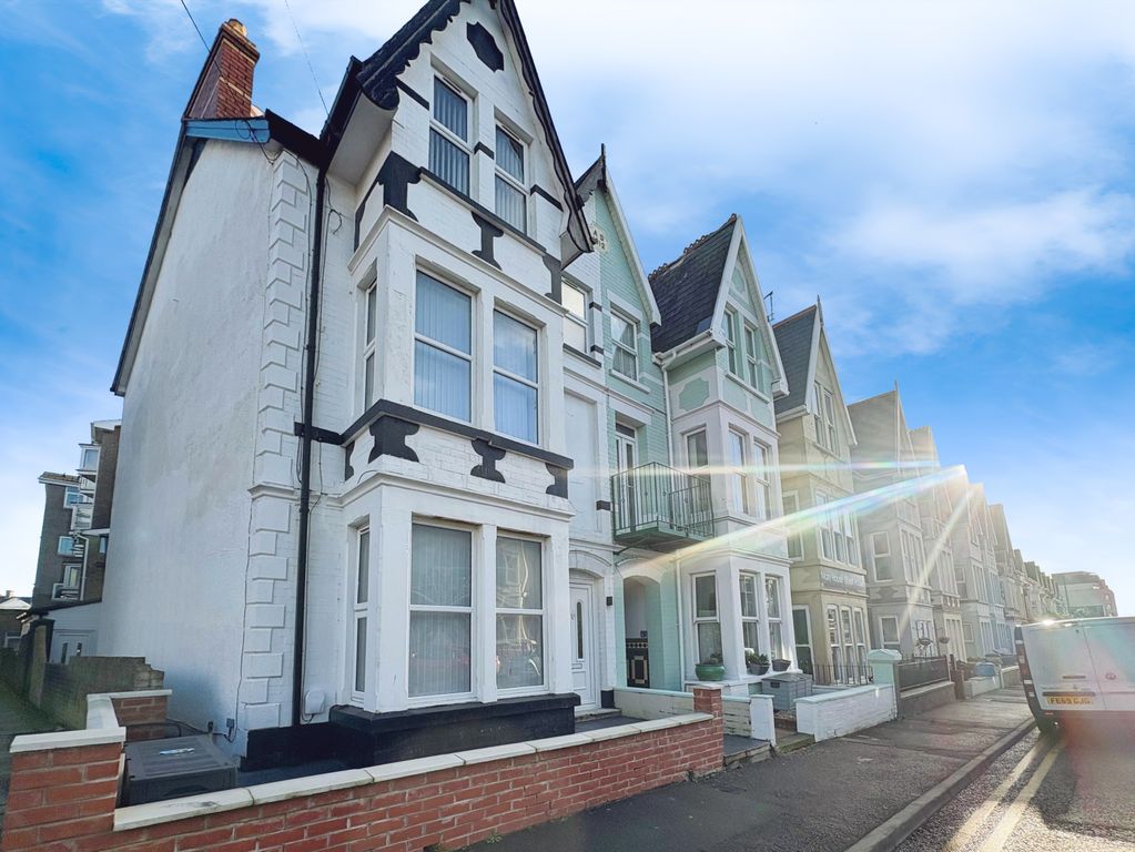 Mary Street, Porthcawl CF36, 1 bed flat to rent, £700 pcm | PrimeLocation