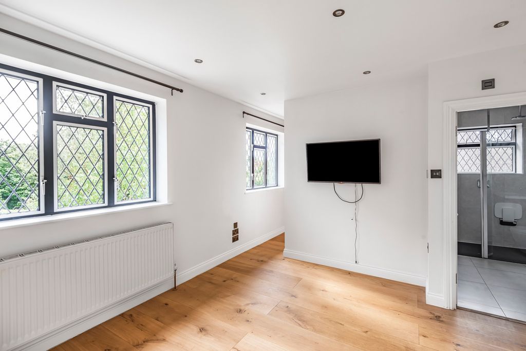 Cheney Street, Pinner HA5, 5 bed detached house for sale, £1,650,000 ...