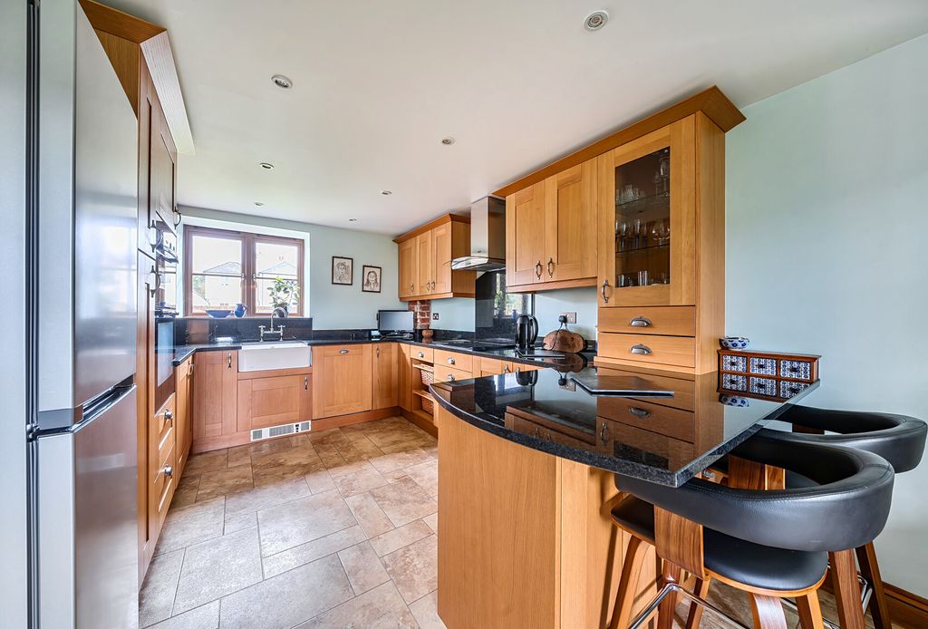 Ovenden Road, Sundridge, Sevenoaks, Kent TN14, 3 bed semi-detached ...