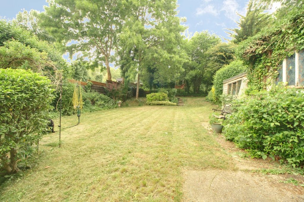 Pear Tree Cottage, Sevenoaks Road, Chelsfield Park BR6, 2 bed detached ...