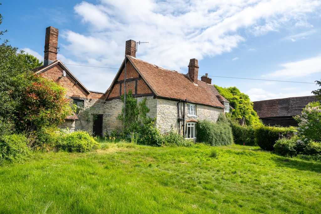 Church Bank Farmhouse, Binton, Stratford-Upon-Avon, Warwickshire CV37 ...