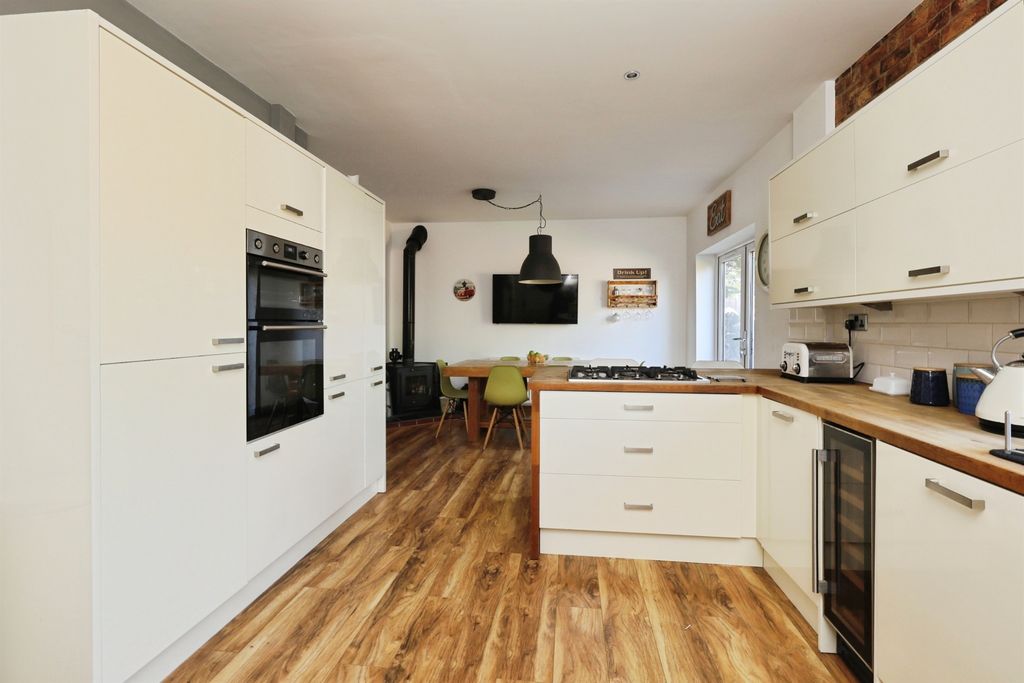 Worksop Road, Woodsetts, Worksop S81, 5 bed detached bungalow for sale ...