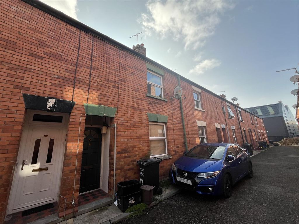 Holly Terrace, Fore Street, Chard TA20, 2 bed terraced house to rent, £ ...