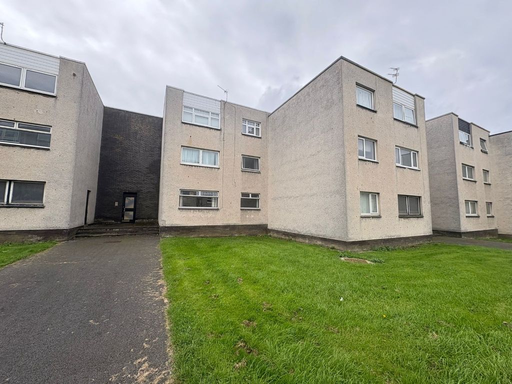 Russell Drive, Ayr KA8, 2 bed flat for sale, £52,000 | PrimeLocation