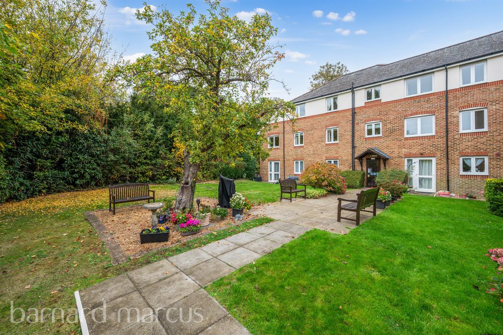 Epsom Road, Epsom KT17, 2 bed flat for sale, £240,000 | PrimeLocation