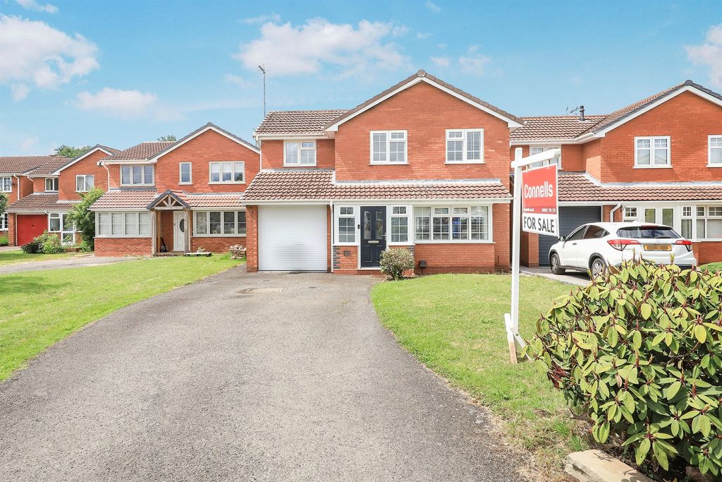 Primrose Gardens, Featherstone, Wolverhampton WV10, 4 bed detached ...