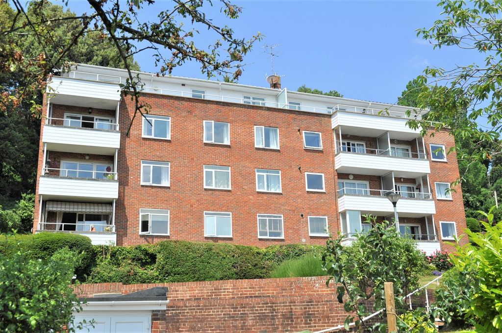 Baslow Road, Meads, Eastbourne BN20, 2 bed flat for sale | PrimeLocation
