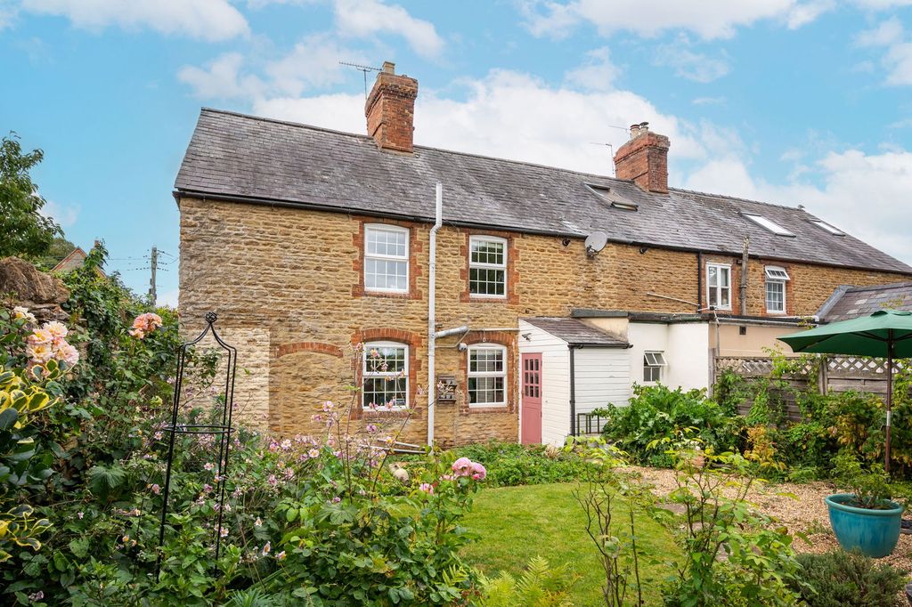 Wheelers Rise, Croughton, Northants NN13, 3 bed cottage for sale, £ ...
