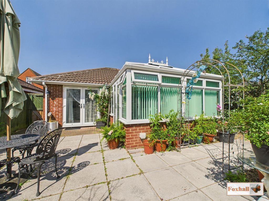 Cauldwell Hall Road, Ipswich IP4, 2 bed detached bungalow for sale, £ ...