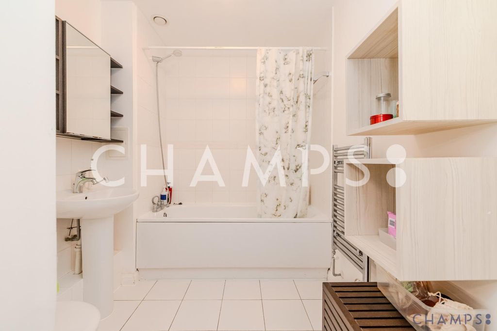 Coutts Court E14, 2 bed flat to rent, £2,201 pcm | PrimeLocation