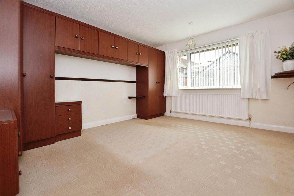 Wordsworth Road, Scunthorpe DN17, 3 bed detached bungalow for sale, £ ...