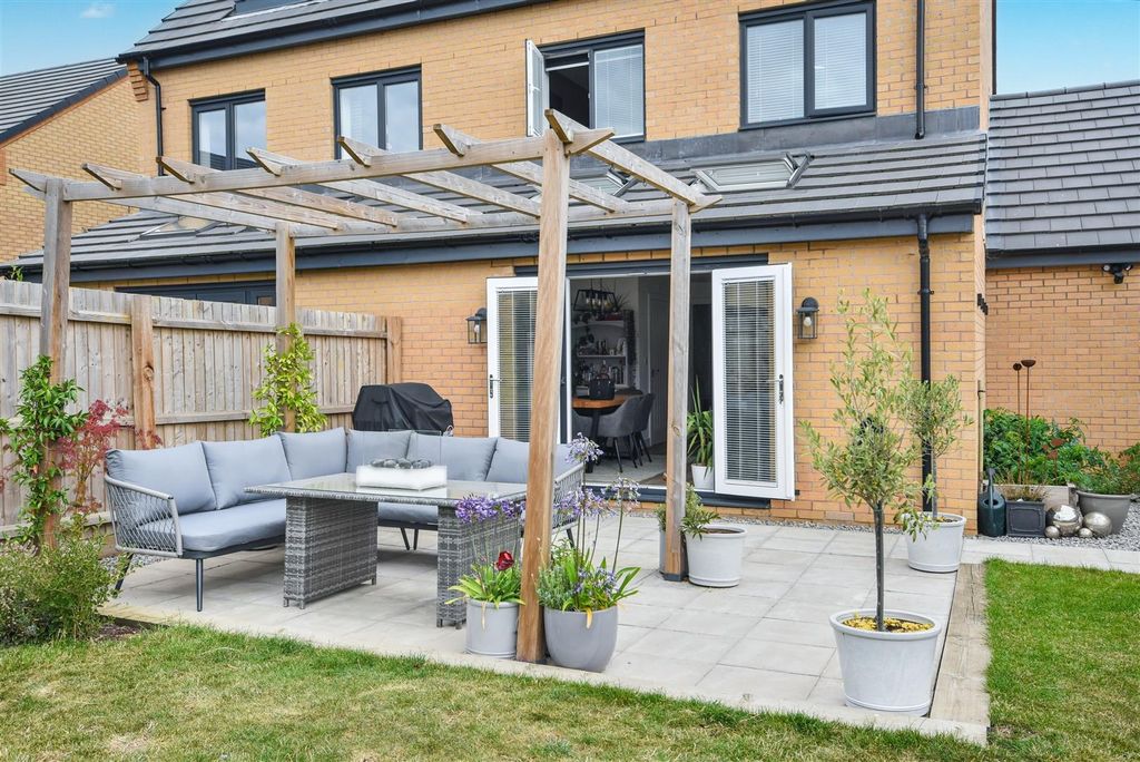 Chiswick Gardens, Priors Hall Park NN17, 4 bed semi-detached house for ...