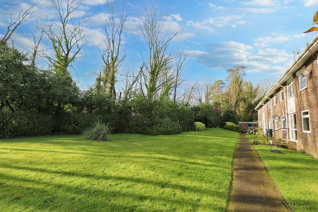 Anfield Close, Fair Oak SO50, 2 bed flat for sale, £220,000 | PrimeLocation