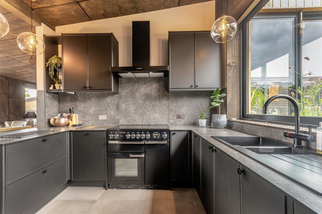 Muzzle Patch, Tibberton GL2, 3 bed detached bungalow for sale, £495,000 ...