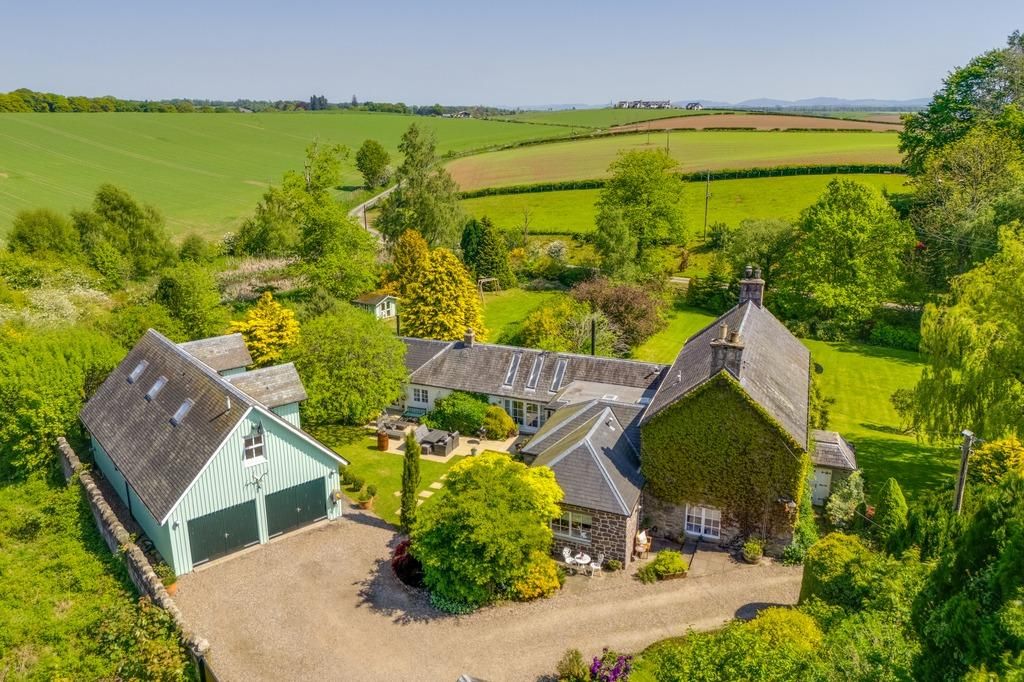 Milton Of Tullybeagle Farm, Bankfoot, Perth PH1, 5 bed detached house ...