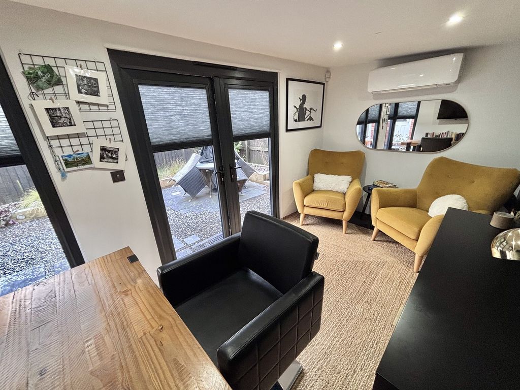 Bolus Road, Leicester, Leicestershire. LE3, 3 bed detached house for ...