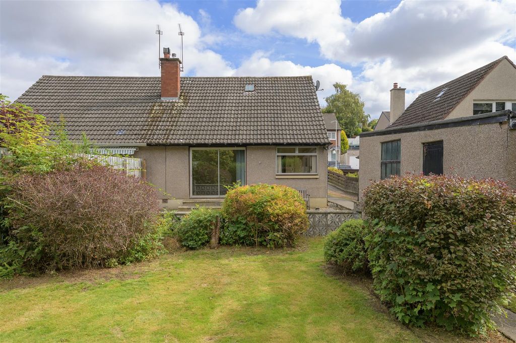 18 Linburn Grove, Dunfermline KY11, 3 bed semi-detached house for sale ...
