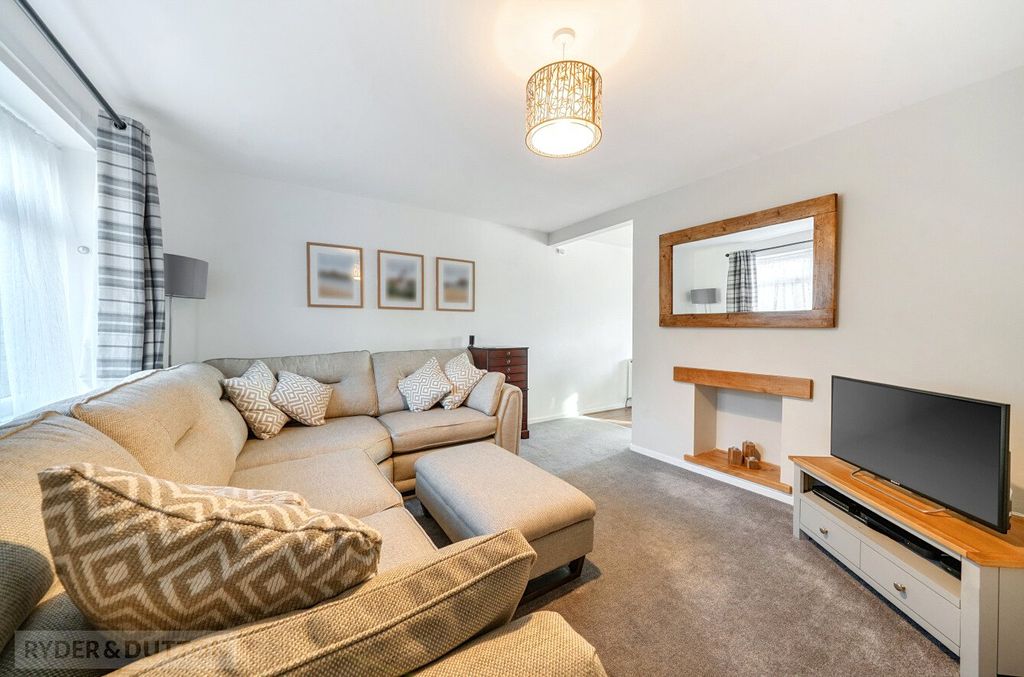 Gladstone Street, Hadfield, Glossop, Derbyshire SK13, 3 bed end terrace ...