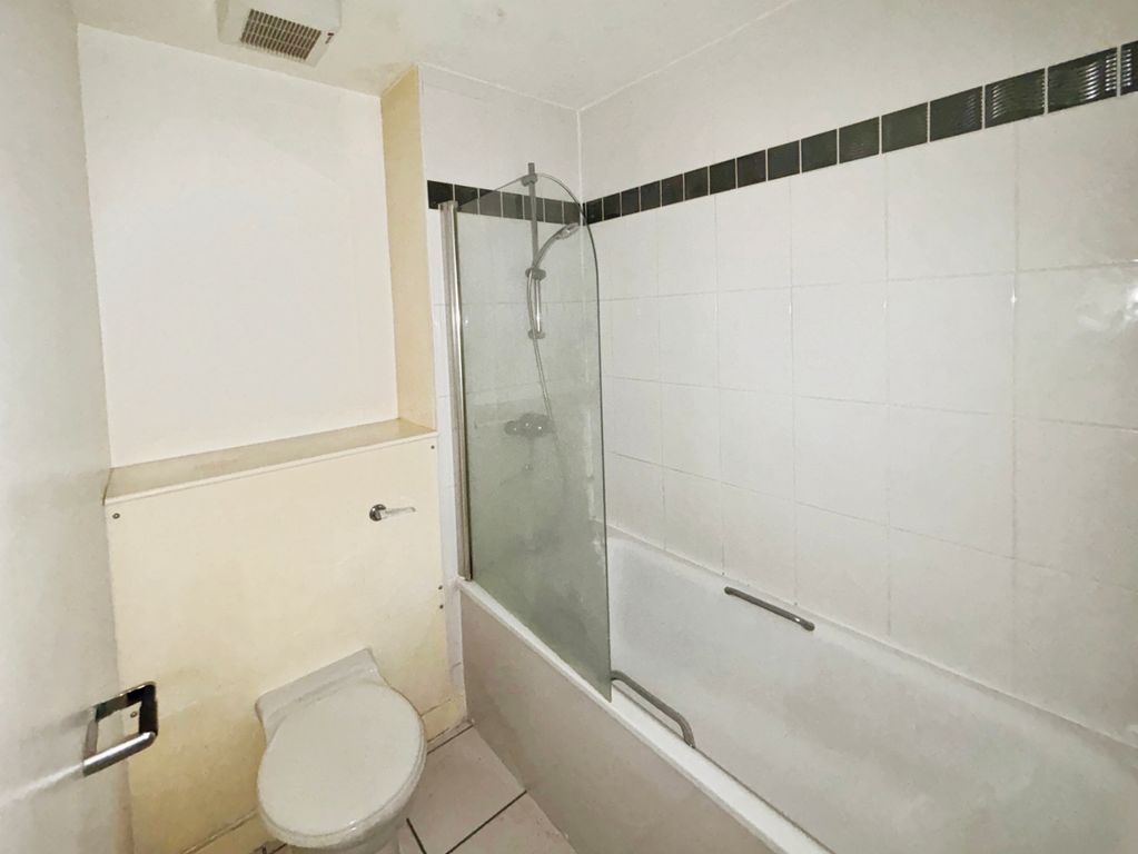 Queens Dock Avenue, Hull HU1, 1 bed flat for sale, £70,000 | PrimeLocation