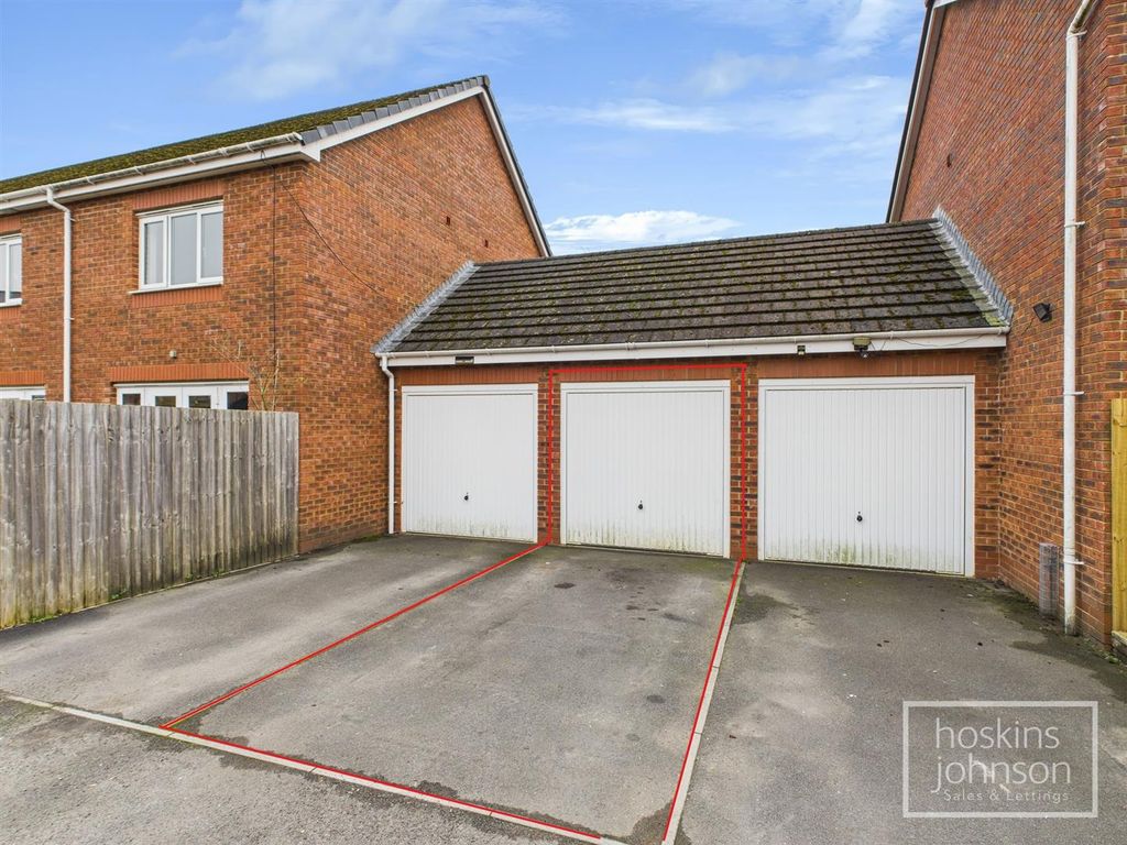 Heol Gruffydd, Rhydyfelin, Pontypridd CF37, 3 bed semi-detached house ...
