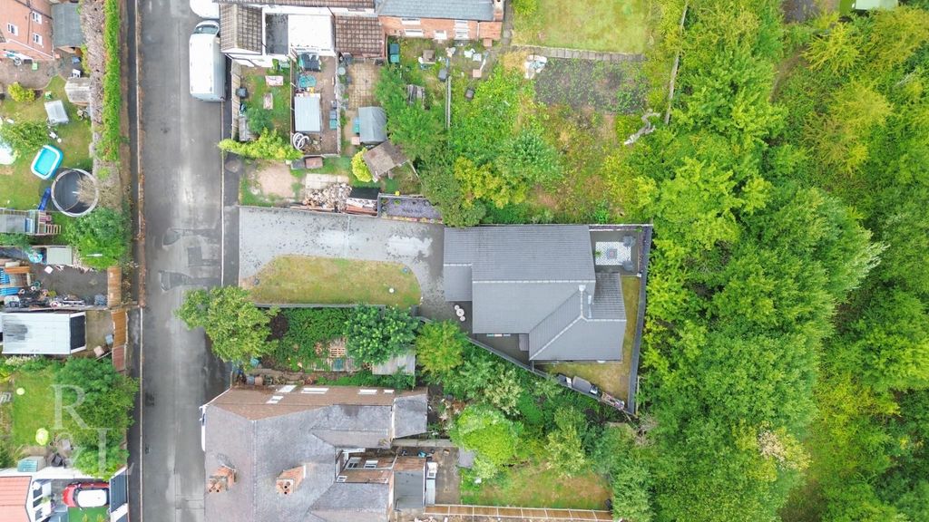 Cross Street, Castle Gresley DE11, 3 bed detached bungalow for sale, £ ...