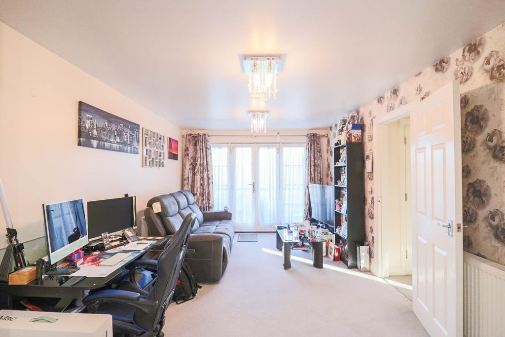 Stormont Court, Weston-Super-Mare BS24, 2 bed flat for sale, £169,950 ...