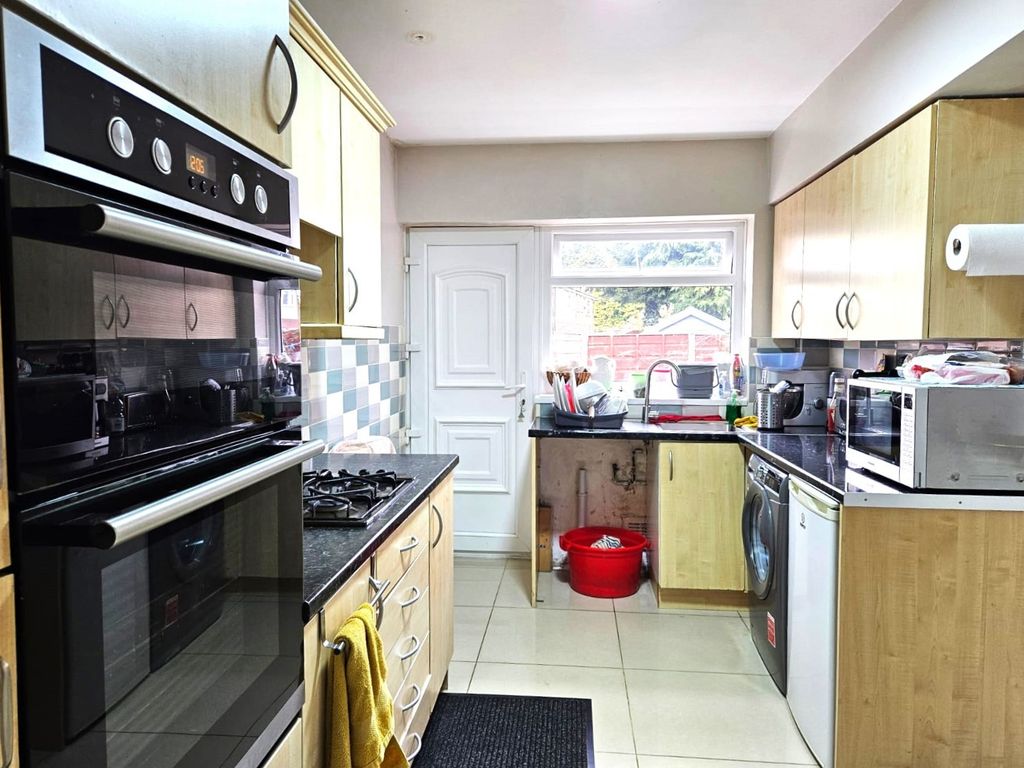 Erica Drive M19, 3 bed terraced house for sale, £315,000 | PrimeLocation