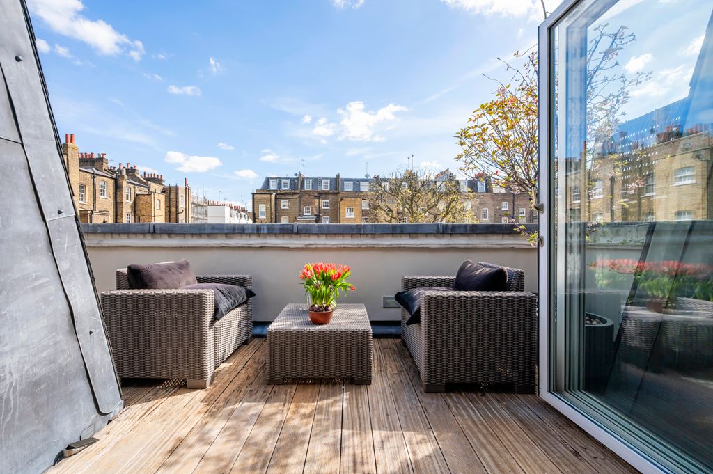 Eaton Mews West, London SW1W, 3 bed mews for sale, £3,950,000 ...