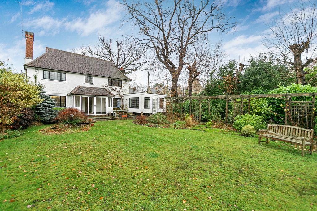 Hollybank Road, West Byfleet, Surrey KT14, 4 bed detached house for ...