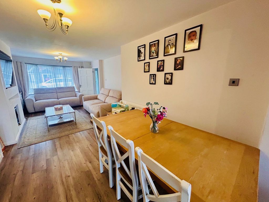 Imperial Drive, Gravesend DA12, 3 bed semi-detached house for sale, £ ...