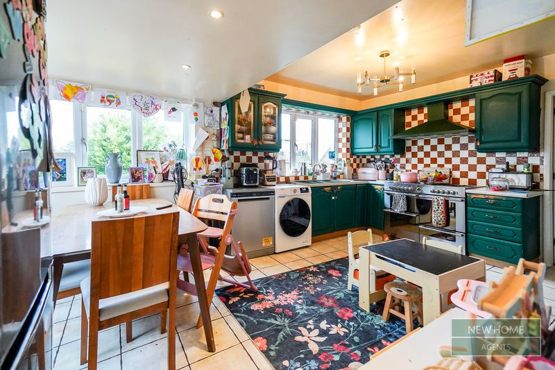 Brookwood Crescent Carlton, Nottingham NG4, 3 bed detached bungalow for ...