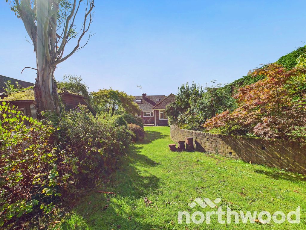 Lambden Road, Pluckley TN27, 4 bed chalet for sale, £625,000 ...