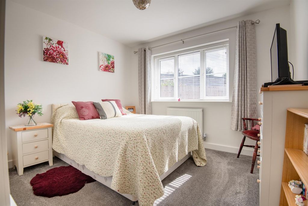 Bradshaw Way, Irchester, Wellingborough NN29, 2 bed detached bungalow ...