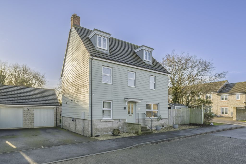 Upper Mill, Ridgeway Farm SN5, 5 bed detached house for sale, £500,000 ...