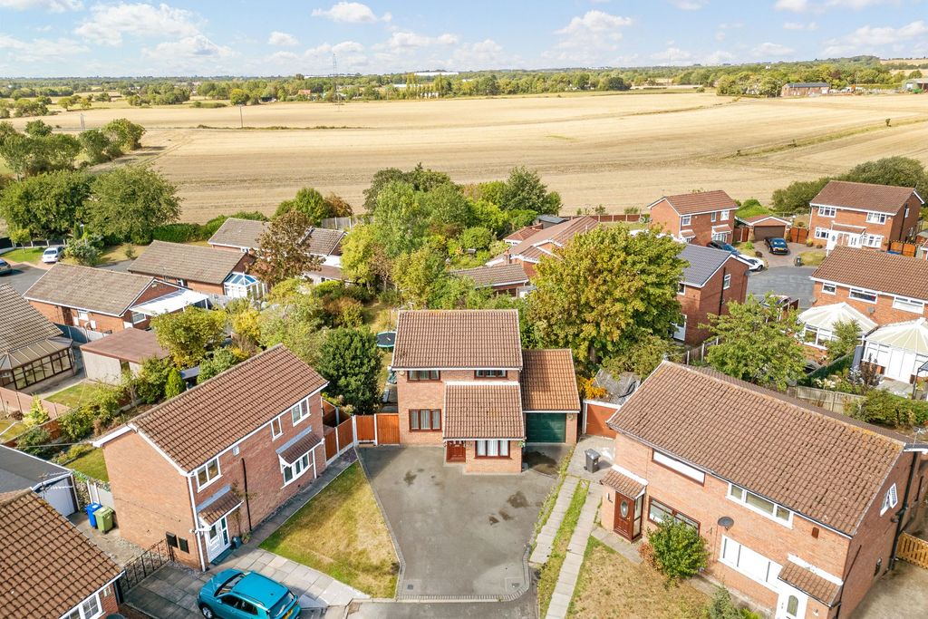 Newsham Close, Widnes WA8, 4 bed detached house for sale, £275,000 ...