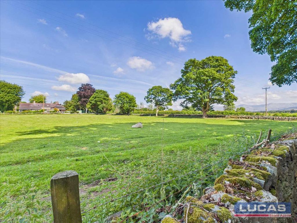 Yr Efail, Ffordd Brynsiencyn, Llanfairpwll LL61, 4 bed detached house ...
