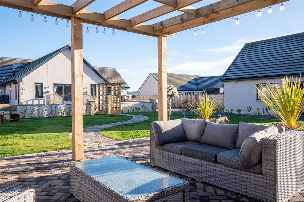 Whitelea Road, Burrelton, Blairgowrie PH13, 4 bed property for sale, £ ...