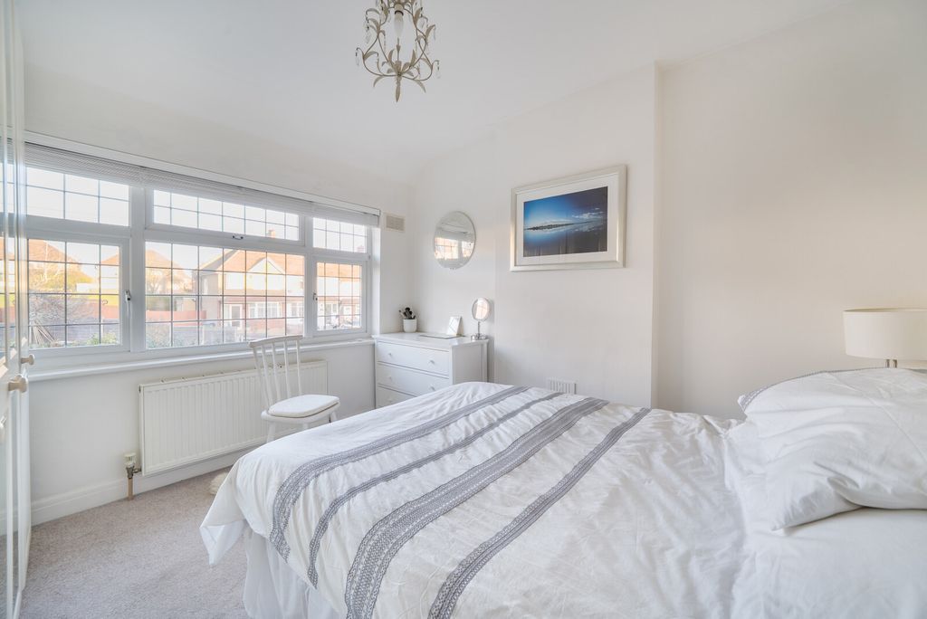 Tartar Road, Cobham KT11, 3 bed semi-detached house for sale, £550,000 ...
